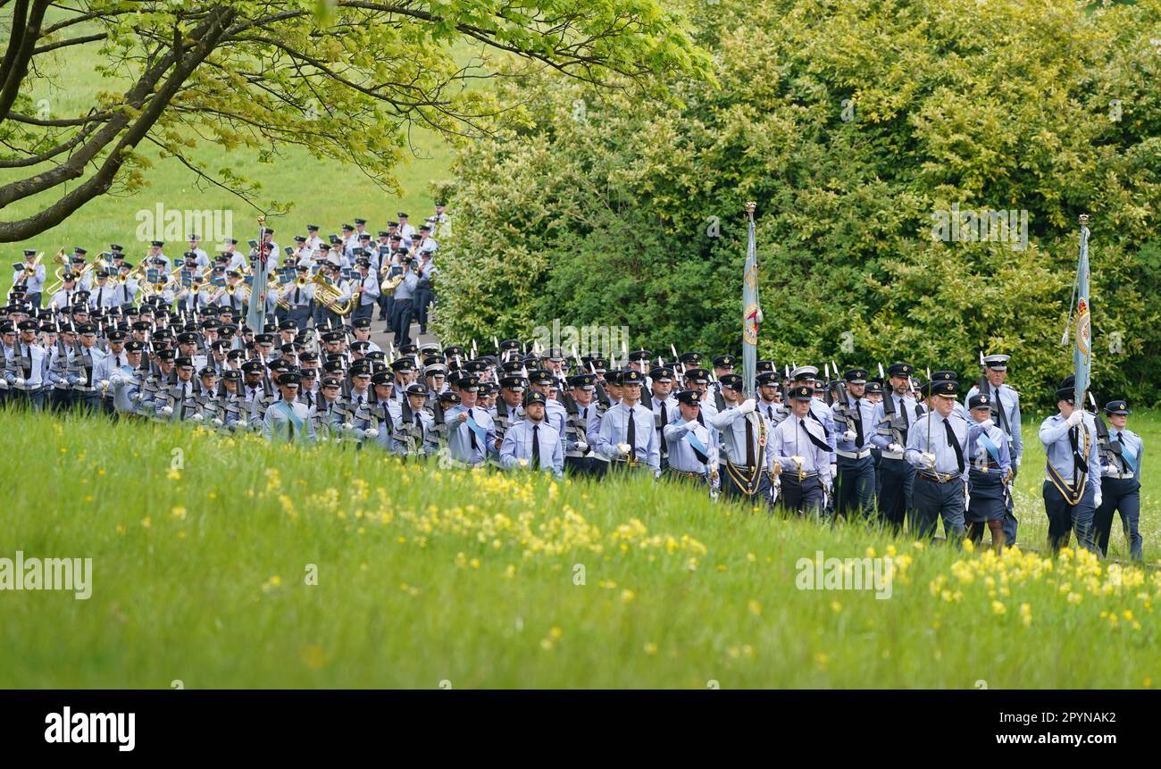 Personnel from the Royal Air Force rehearse for the coronation ...