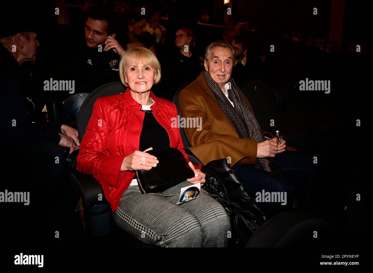 Bernd Aust mit Ehefrau Ilona bei 70 Jahre Dynamo Dresden - Schwarz Gelb ...
