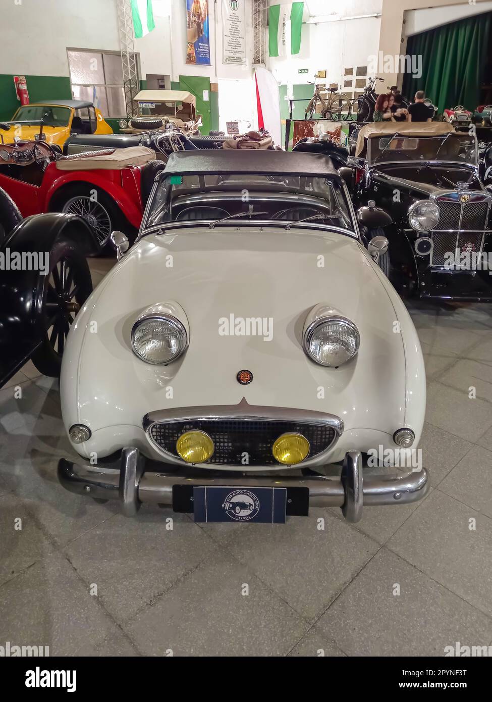 Old classic white 1960 Austin Healey Sprite roadster sport car indoors ...