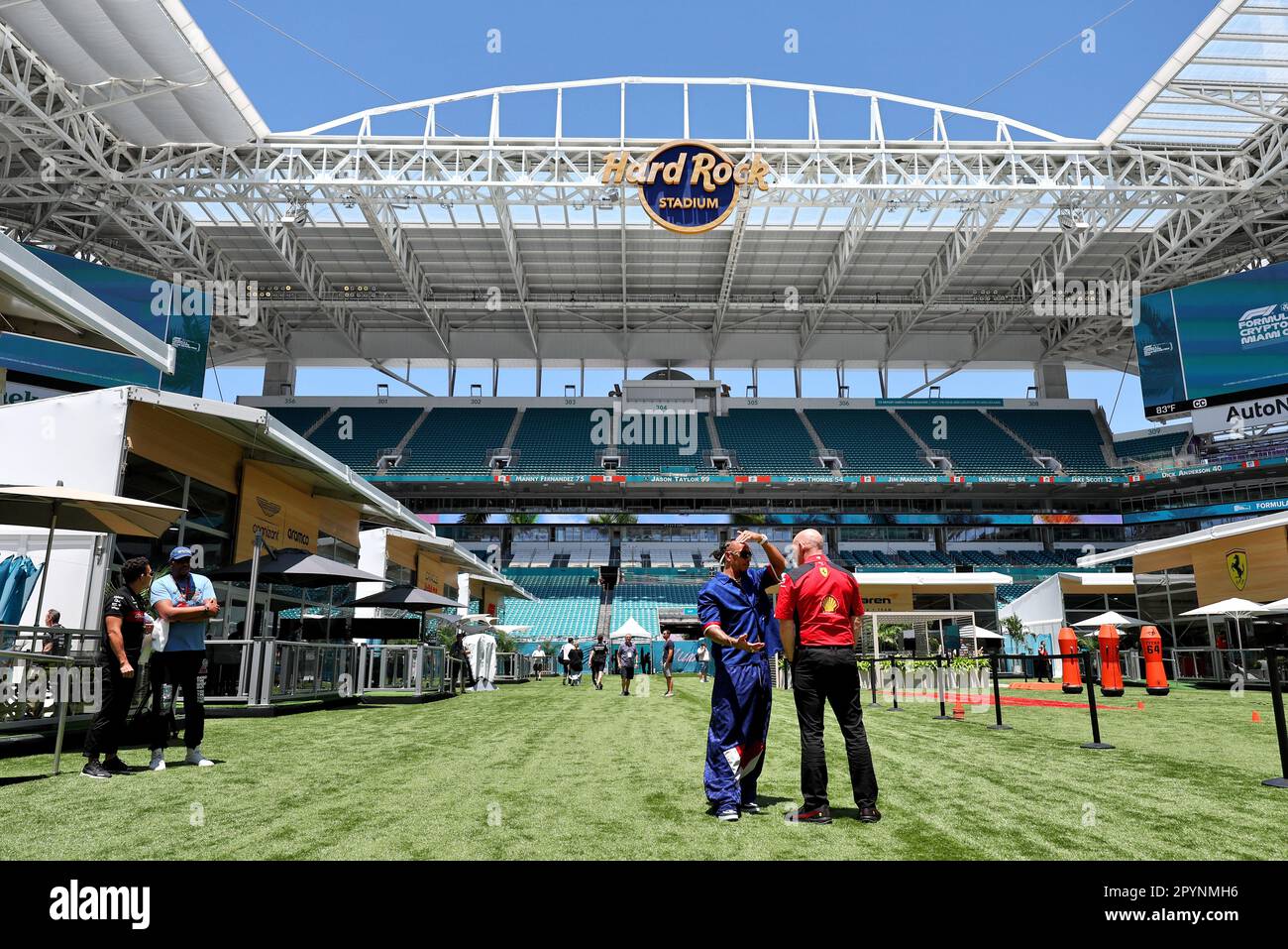 Miami, USA. 04th May, 2023. (L to R): Lewis Hamilton (GBR) Mercedes AMG F1 with Jock Clear (GBR ...