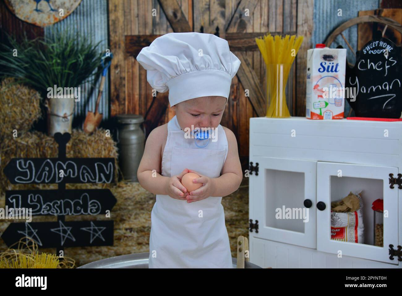 Baby spaghetti bolognese hi-res stock photography and images - Alamy