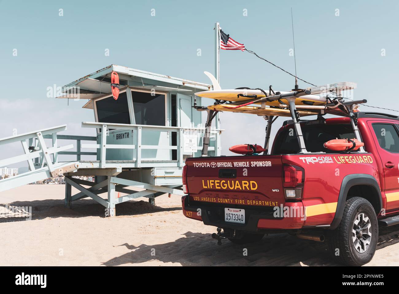 Lifeguard Tower and red lifeguard truck on Venice Beach in Venice, Los ...