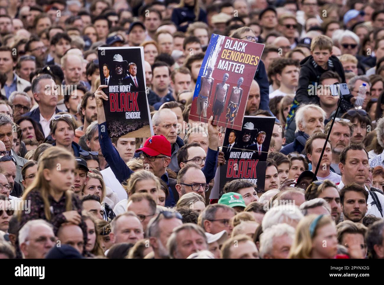 AMSTERDAM - A silent protest during the 2 minutes of silence on the ...