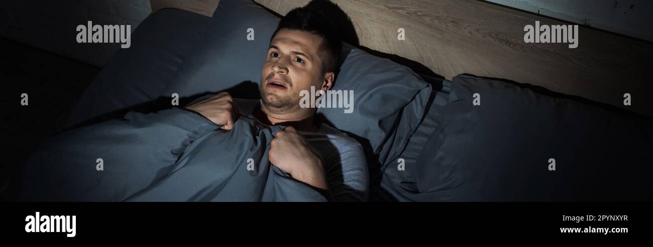 Man under bed dark hi-res stock photography and images - Alamy