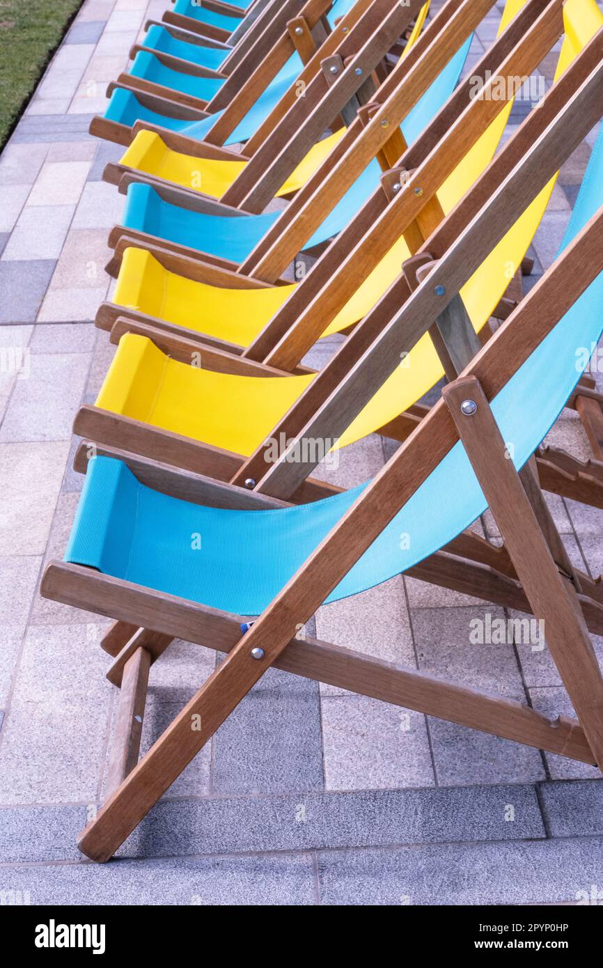 Deckchairs hi-res stock photography and images - Alamy