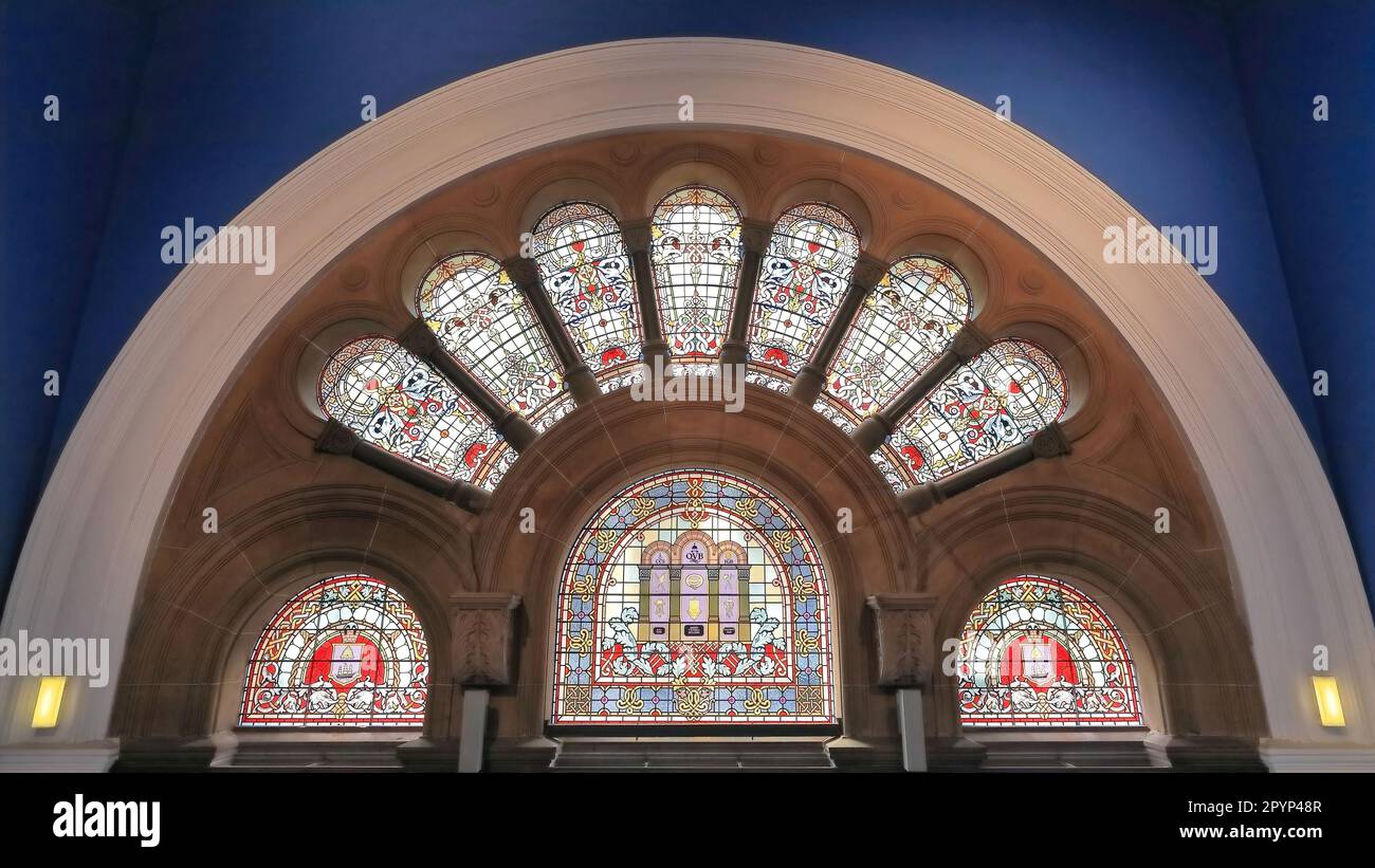 629-SS Cartwheel-shaped stained glass window above the George Street ...