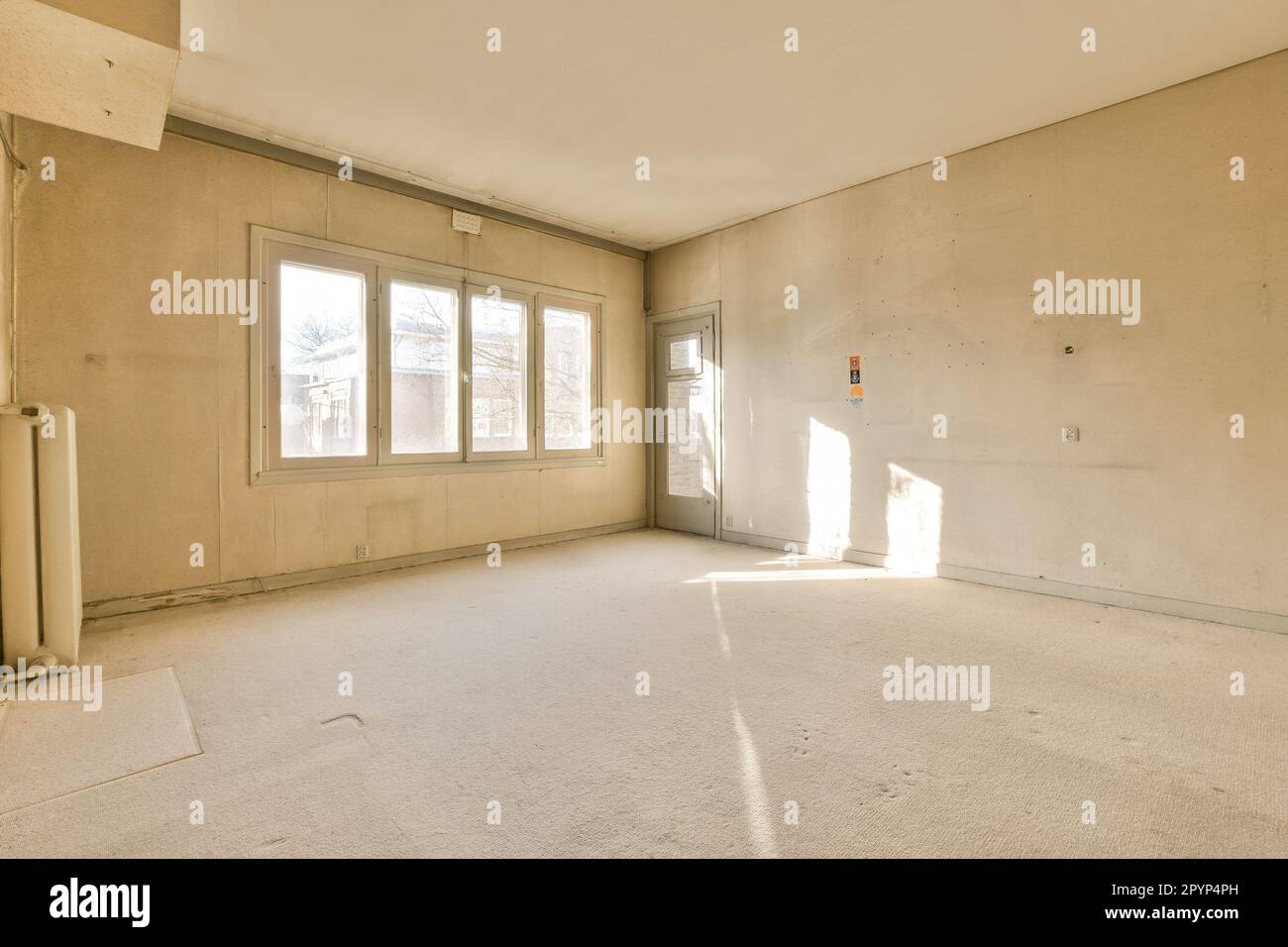 an empty room with no one in the house or building that needs to be ...