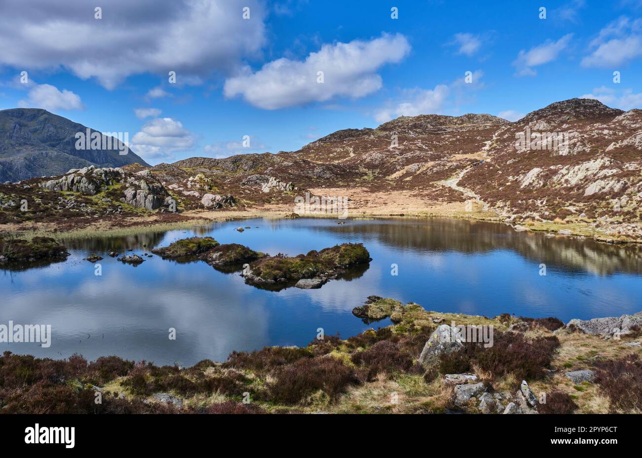 Innominate Tarn on the summit of Hay Stacks, Buttermere, Lake District ...