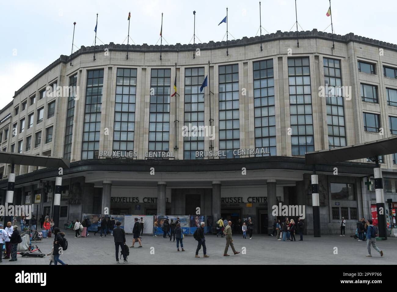 Central station Brussels Stock Photo - Alamy
