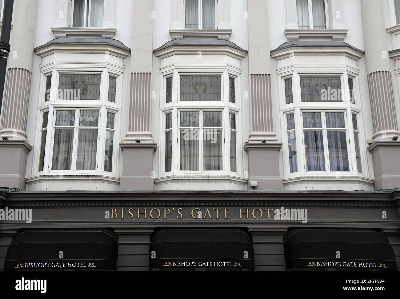 Bishops gate street hi-res stock photography and images - Alamy