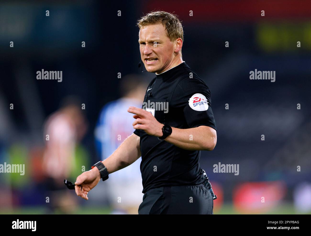 Referee John Busby during the Sky Bet Championship match at John Smith ...