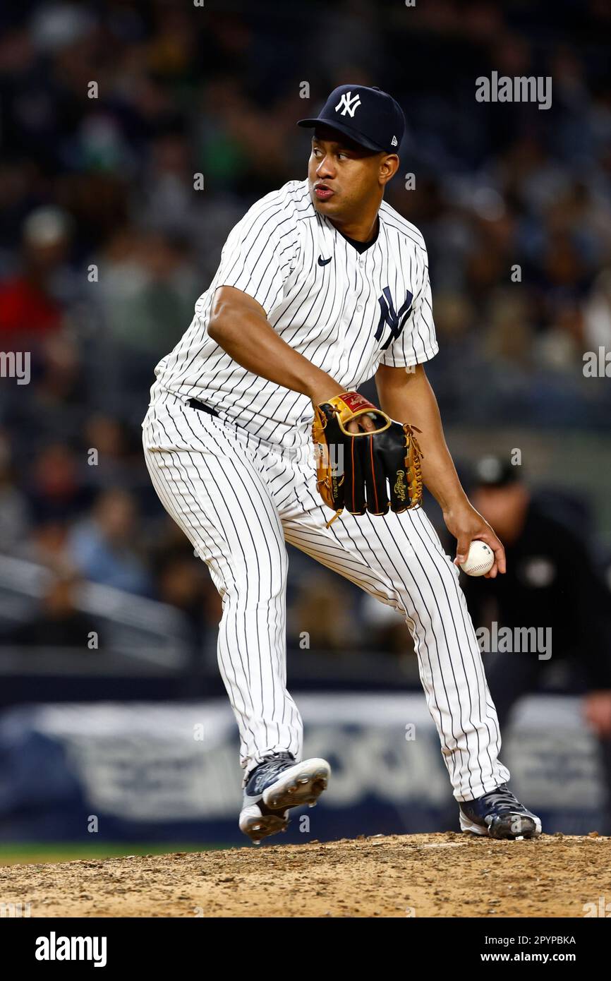 New York Yankees relief pitcher Wandy Peralta (58) pitches in the ninth ...