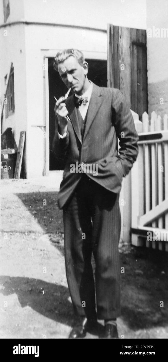 Great Depression Man In Suit