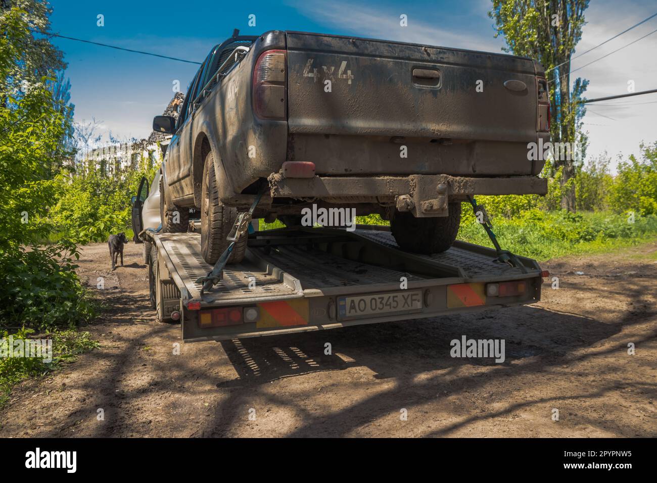 Evacuation of a Ukrainian combat vehicle damaged by shrapnel from the ...