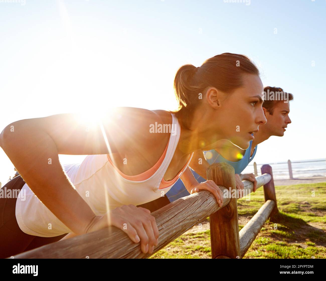Man leaning against wooden fence hi-res stock photography and images ...