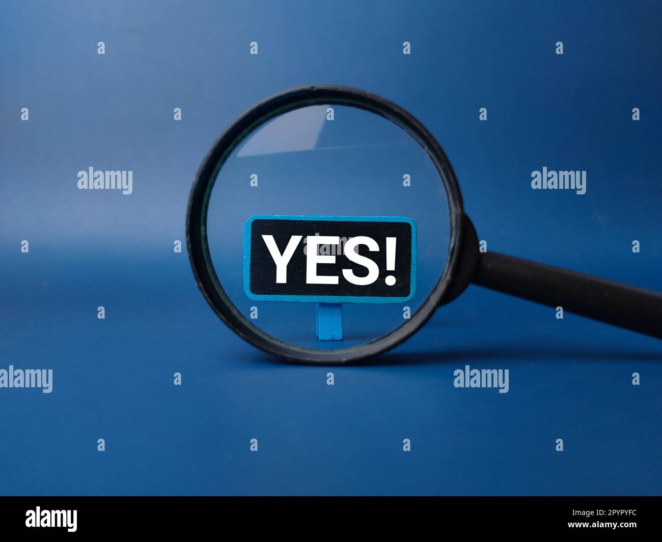 Cartoon yes symbol bubble hi-res stock photography and images - Alamy