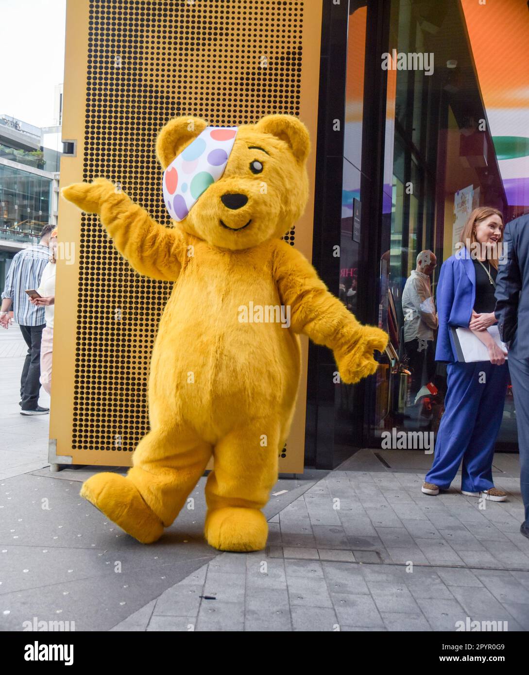 BBC Children in Need launched the digital portrait of King at Outernet ...