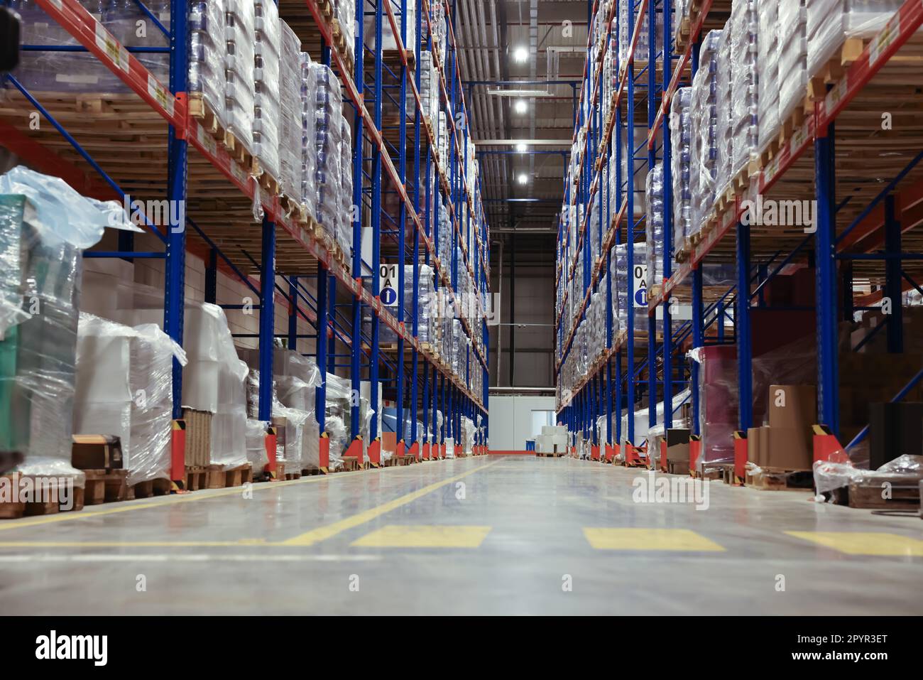Warehouse full cargo pallet racks hi-res stock photography and images ...