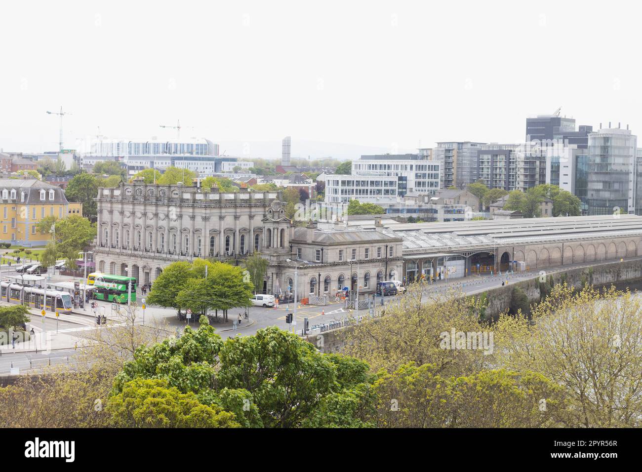 Heuston train station exterior hi-res stock photography and images - Alamy