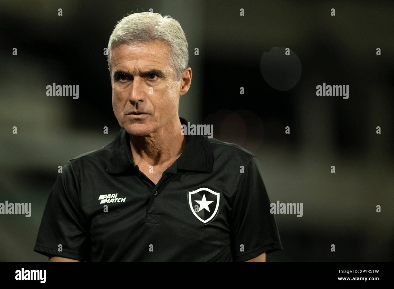 RJ - RIO DE JANEIRO - 04/05/2023 - COPA SUL-AMERICANA 2023, BOTAFOGO X LDU - Luis Castro coach ...