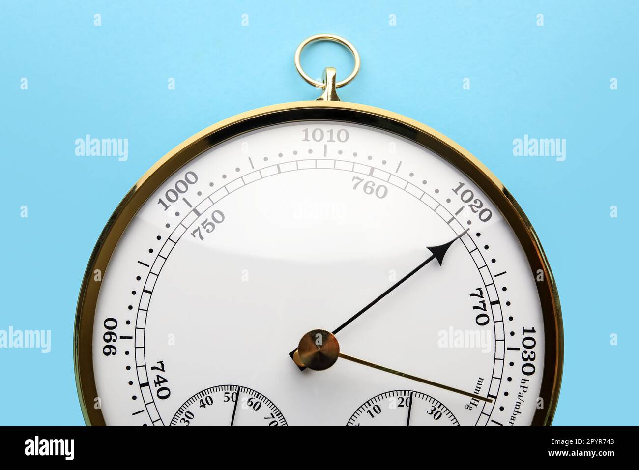 Aneroid barometer hi-res stock photography and images - Alamy