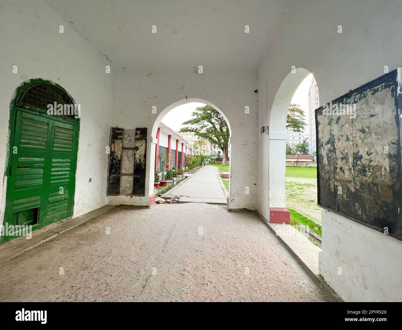 Bangladesh school building hi-res stock photography and images - Alamy