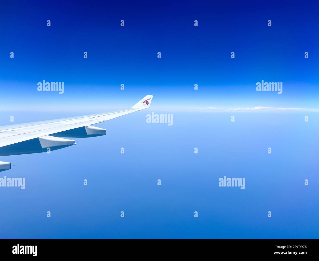 Qatar Airways airline wing Stock Photo - Alamy