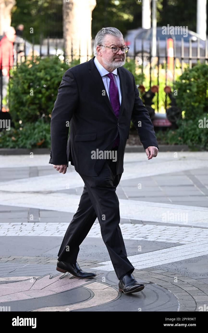Victorian MP Bernie Finn arrives with his wife Betty for the State ...