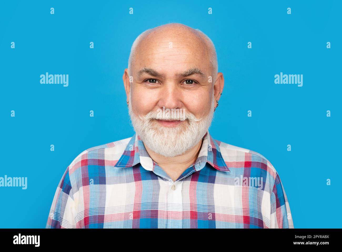 Happy old mature man smiling. Close-up studio portrait of senior man ...
