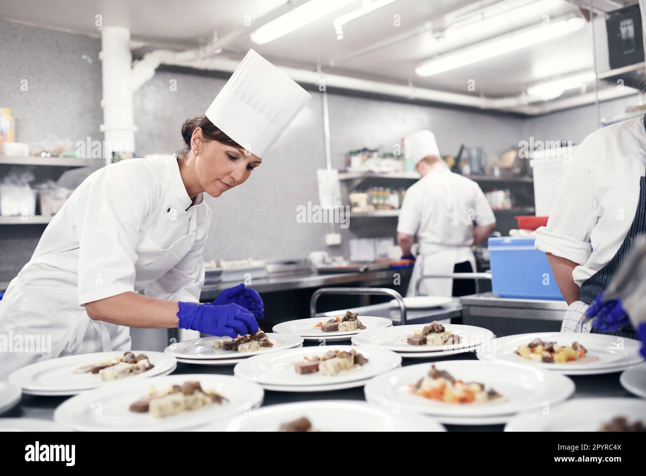 Women bringing in food to work hi-res stock photography and images - Alamy