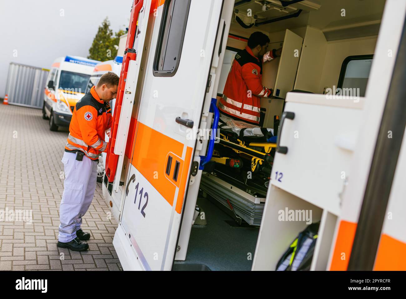 Ambulance dressing station hi-res stock photography and images - Alamy
