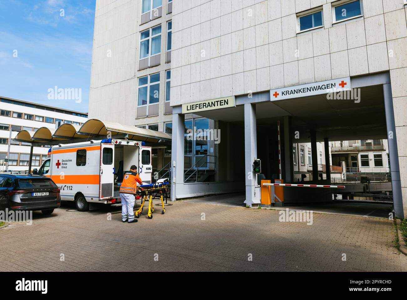 New emergency service station hi-res stock photography and images - Alamy