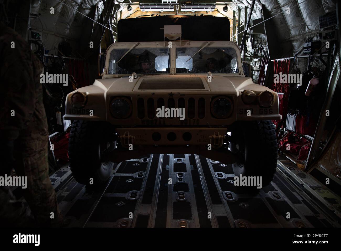 Service members with 4th Battalion, 31st Infantry Regiment, "The Polar ...