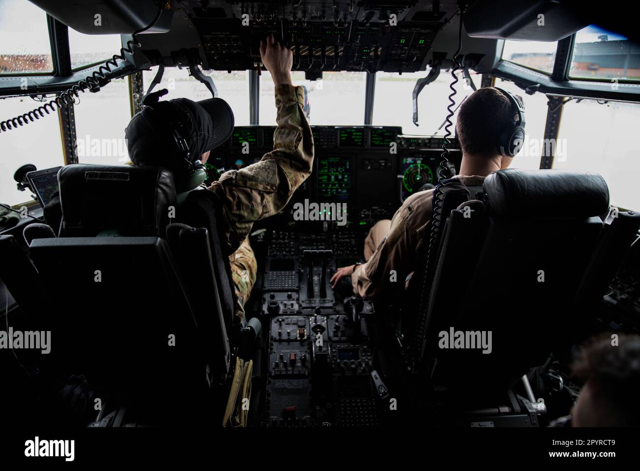 Service members with 4th Battalion, 31st Infantry Regiment, "The Polar ...