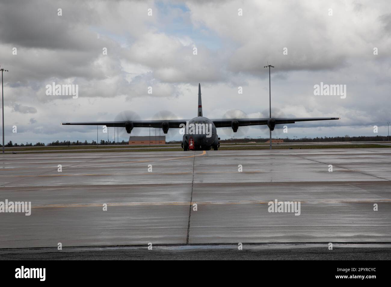 Service members with 4th Battalion, 31st Infantry Regiment, "The Polar ...