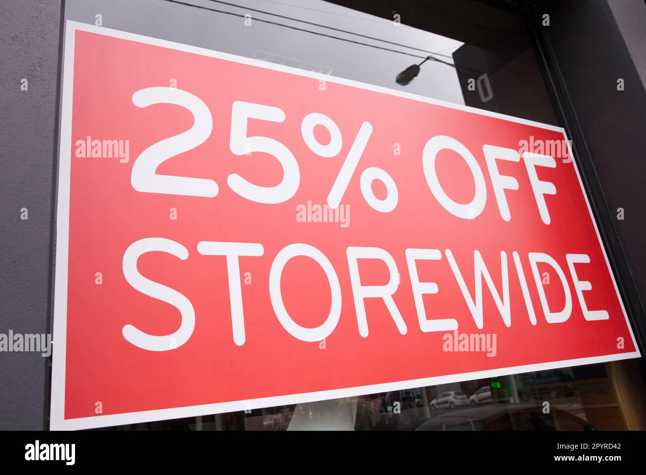 25 percent discount sign hi-res stock photography and images - Alamy