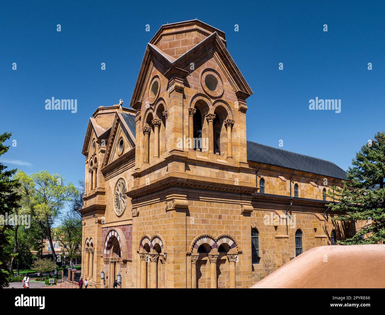 Cathedral Basilica of St. Francis of Assisi in Santa Fe, New Mexico ...