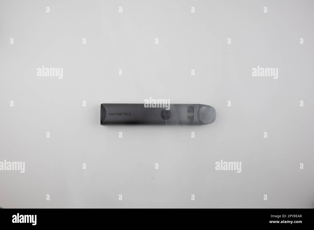 Vaping device hi-res stock photography and images - Alamy