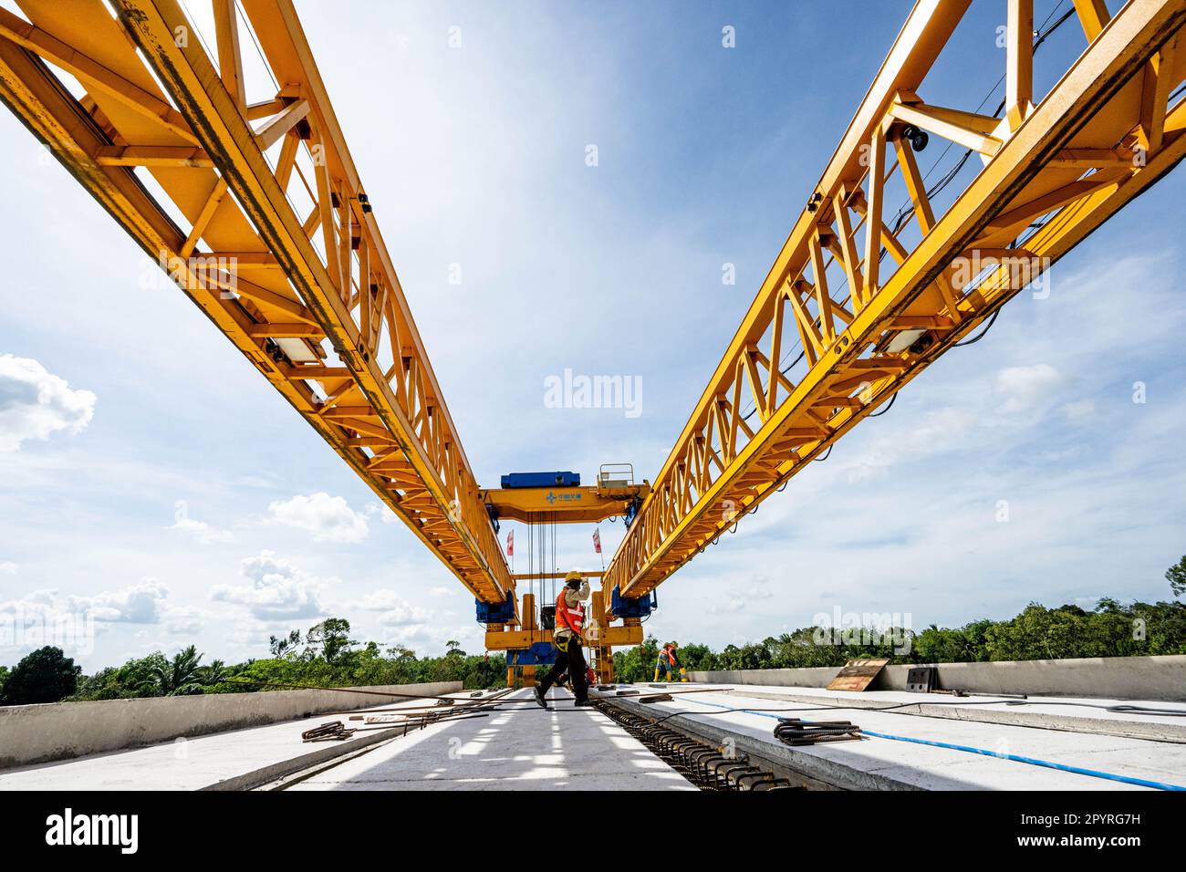 Kota Bharu, Malaysia. 26th Apr, 2023. People work at a construction ...