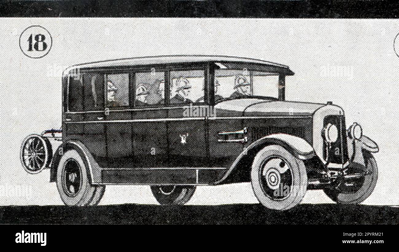 Une auto-pompe du régiment des sapeurs-pompiers de Paris, Delahay. 1929 ...