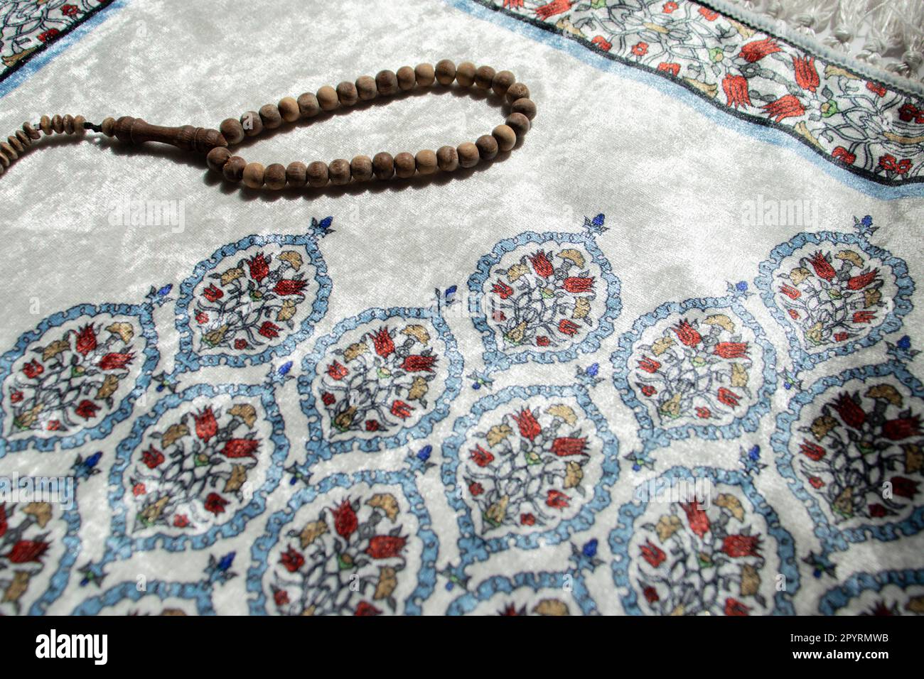 Qibla wallpaper hi-res stock photography and images - Alamy