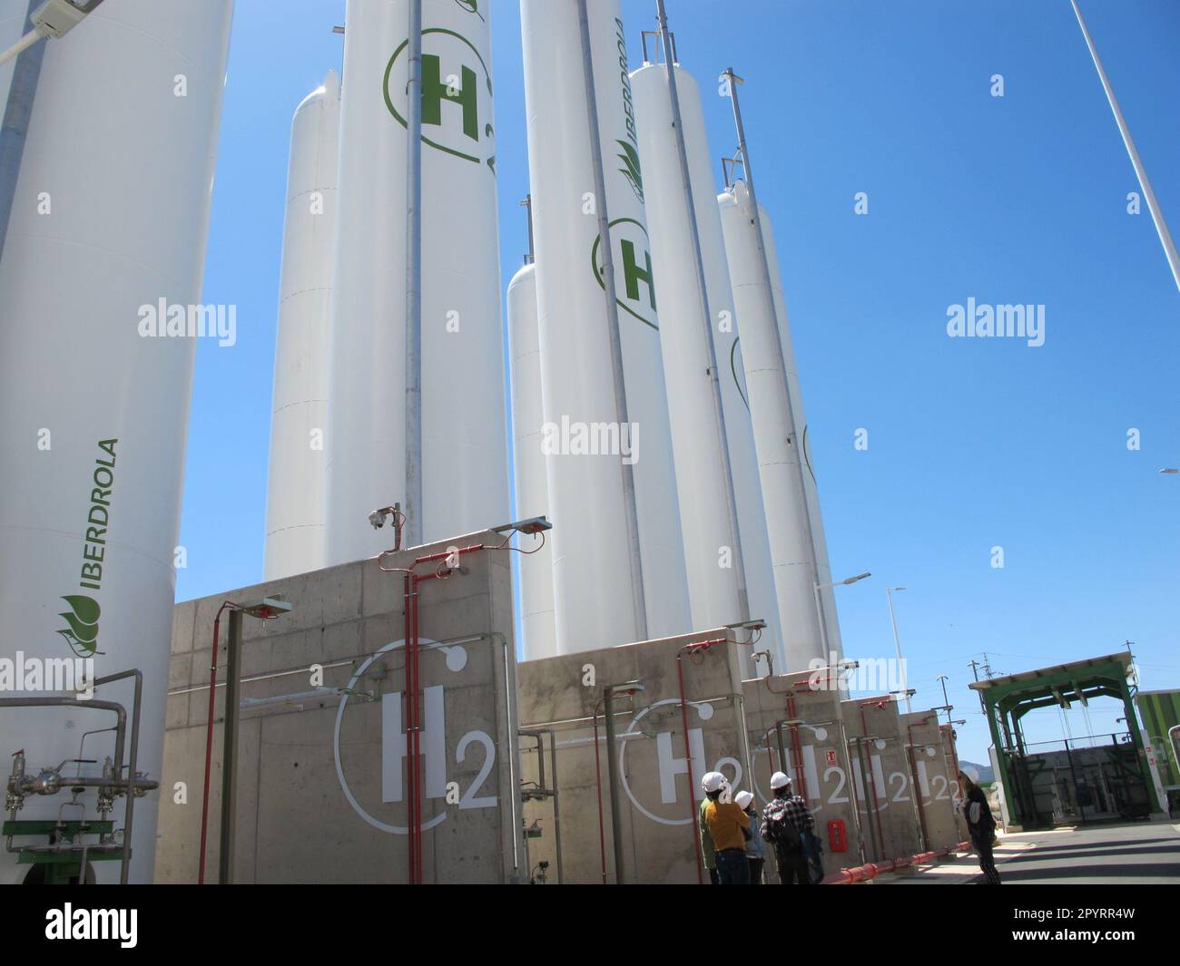 Puertollano, Spain. 18th Apr, 2023. Part of Iberdrola's pilot plant for ...