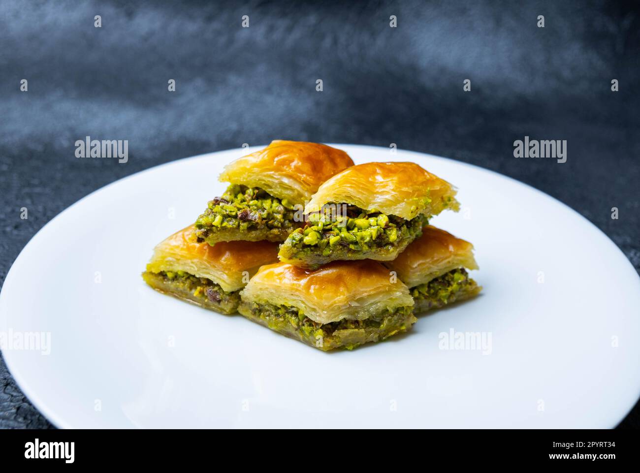 Turkish baklava, traditional green pistachio baklava, turkish dessert ...