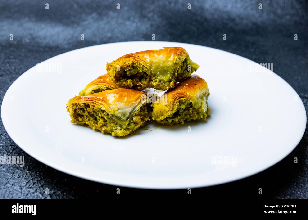 Turkish baklava, traditional green pistachio baklava, turkish dessert ...