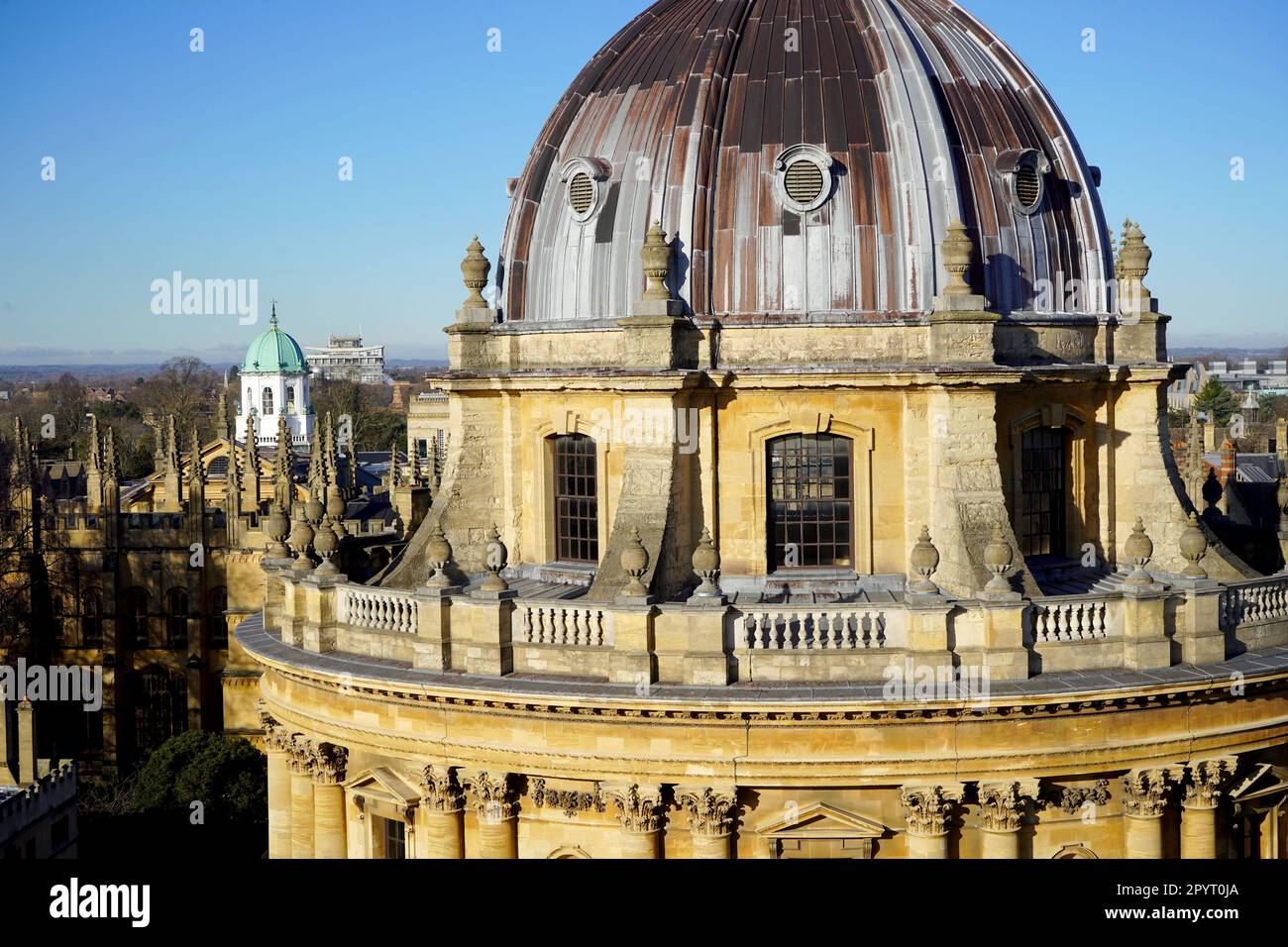 Oxford University, England, the landmark Radcliffe Camera Building ...