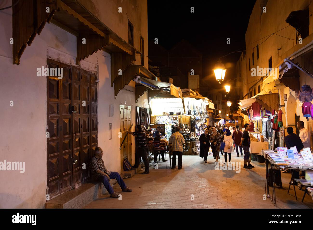 Fez, Morocco 2022: night view of historical and traditional narrow ...
