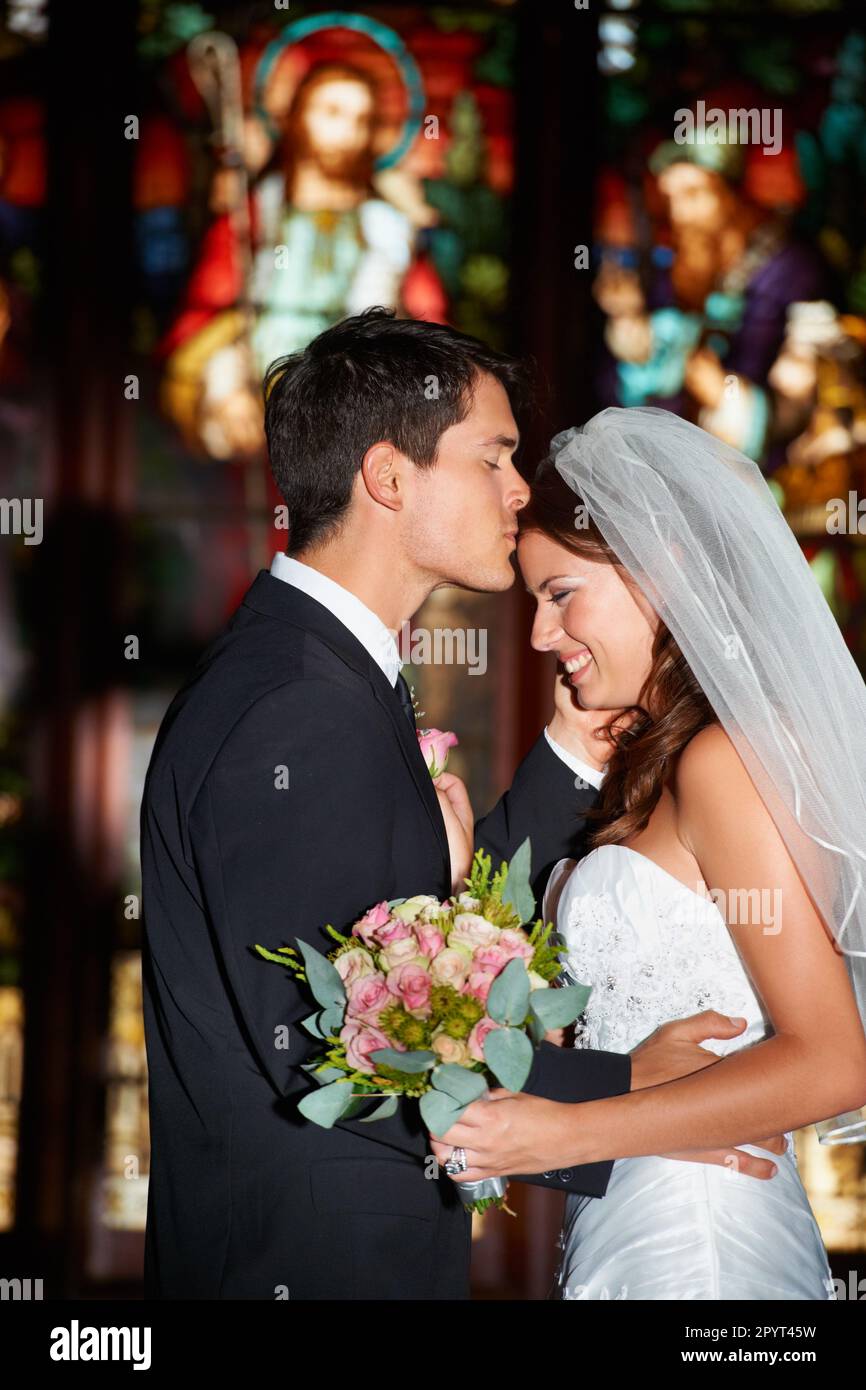 Man bride groom smiling church hi-res stock photography and images - Alamy