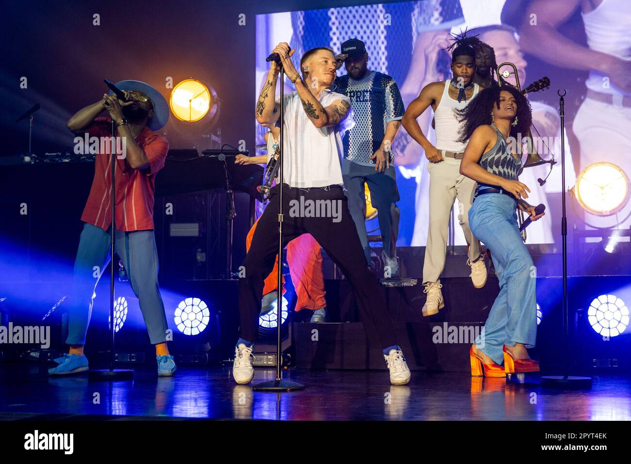 Macklemore outfit hi-res stock photography and images - Alamy