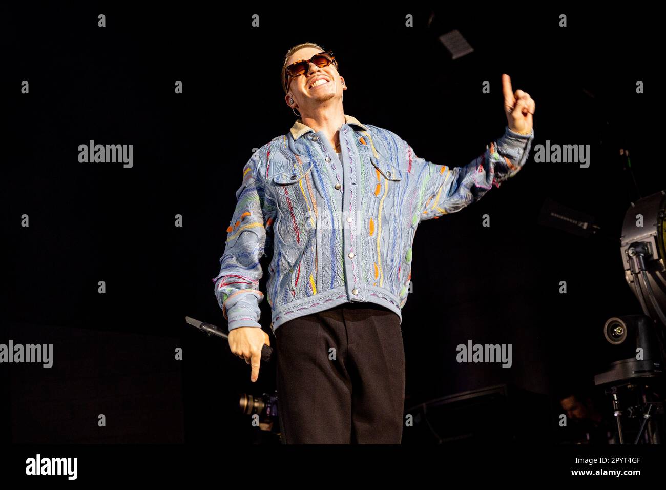 Macklemore outfit hi-res stock photography and images - Alamy