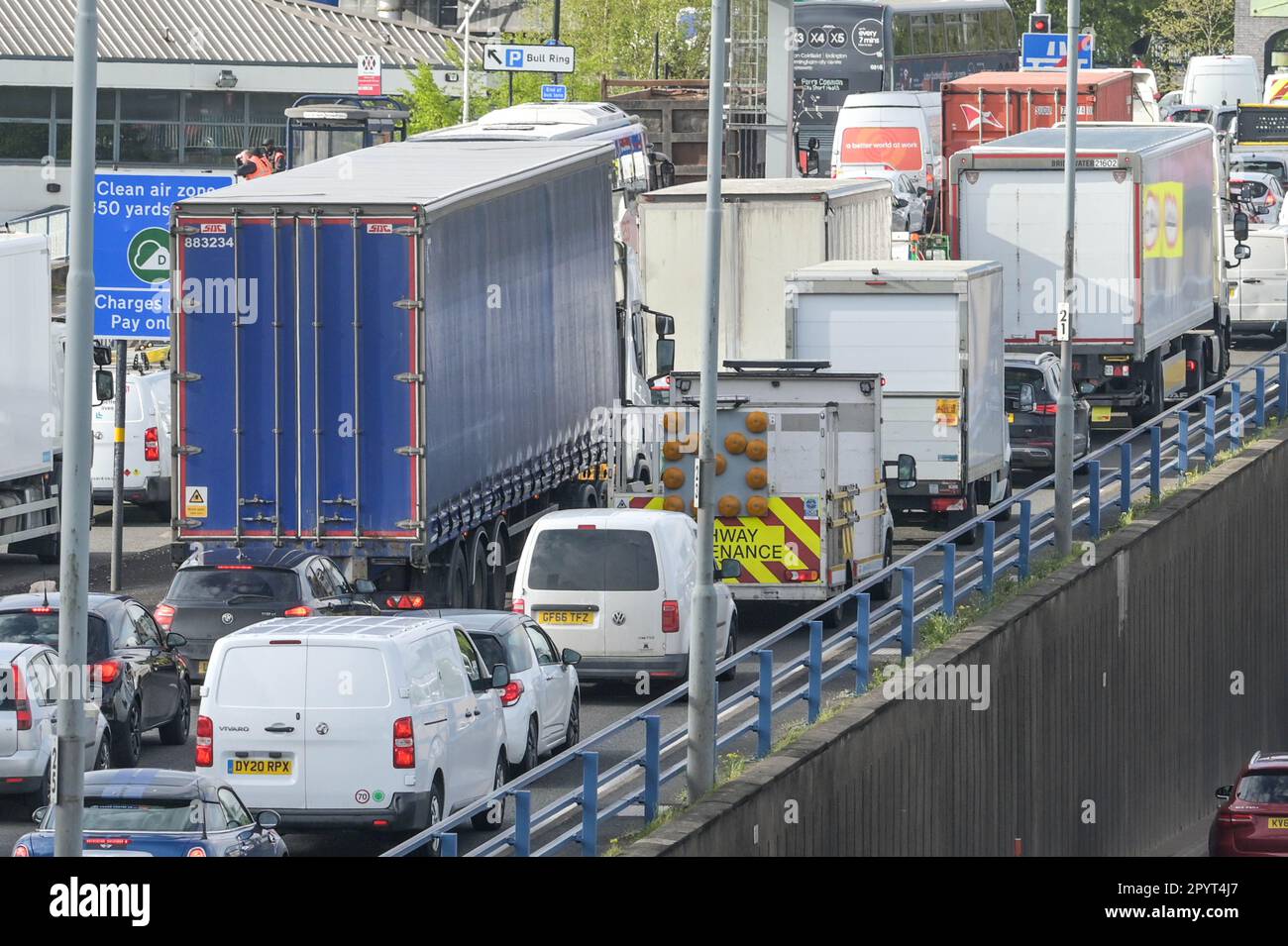 Coronation gridlock hi-res stock photography and images - Alamy